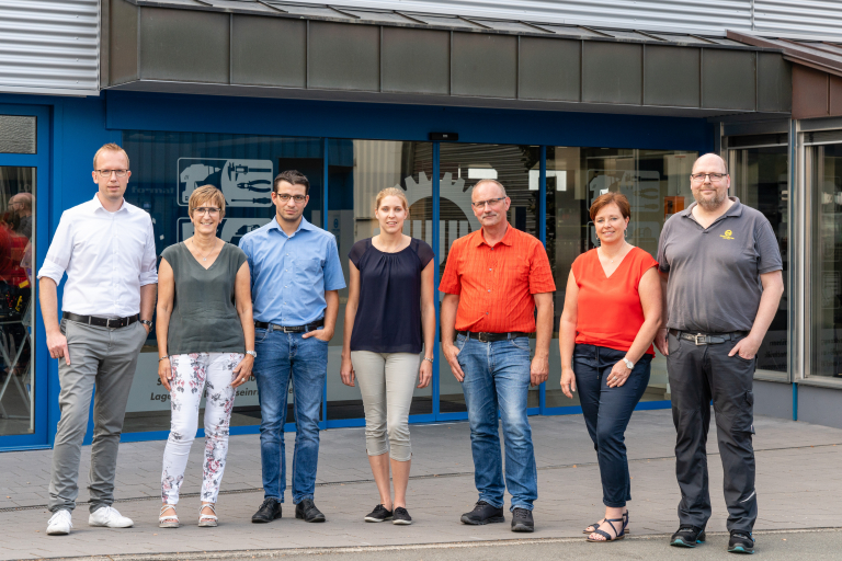 Sieben Mitarbeiter blicken auf lange Betriebszugehörigkeit zurück - Ullner u. Ullner